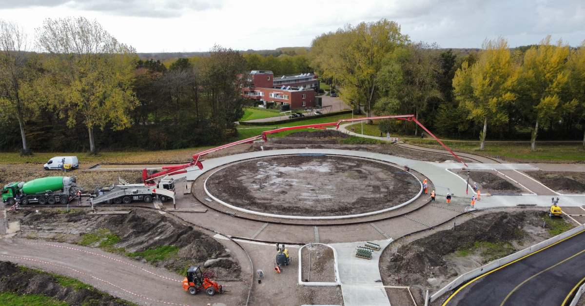 Veiliger kruispunt in Dronten dankzij nieuwe betonnen rotonde | BKB Infra